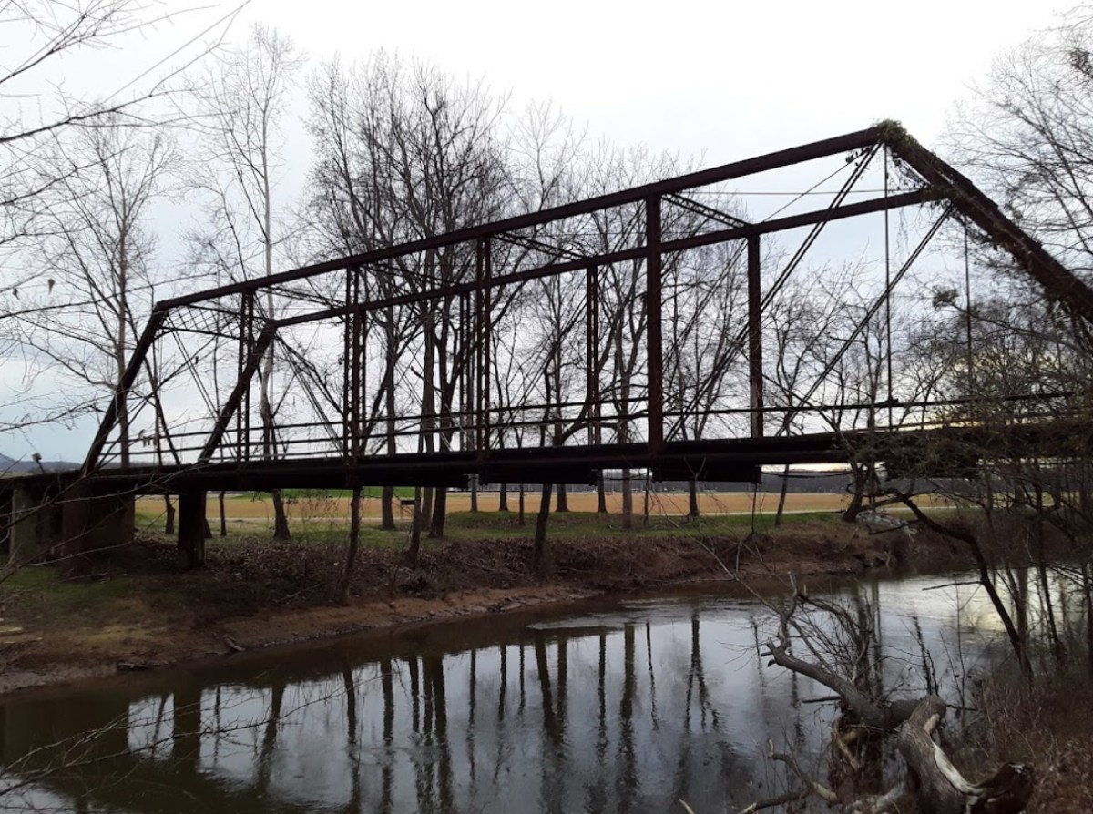 Hell's Gate Bridge: An Abandoned And Haunted Bridge In Alabama