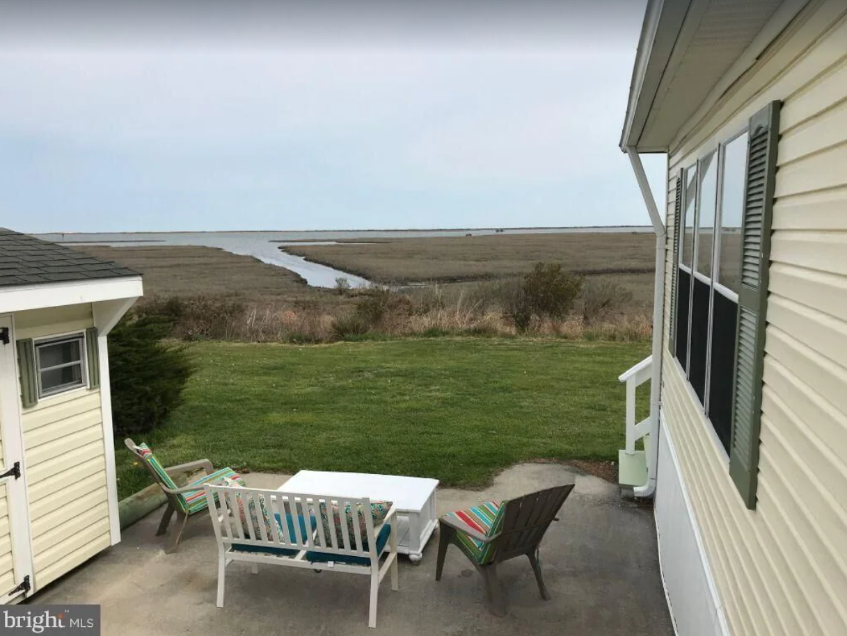 This Hidden Waterside Cottage In Maryland Is A Bay Getaway With The ...