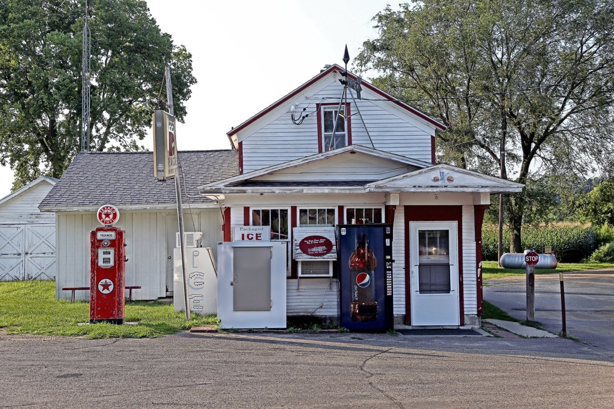 Rapidan Dam Store In Minnesota Is A Rustic Yet Delicious Restaurant