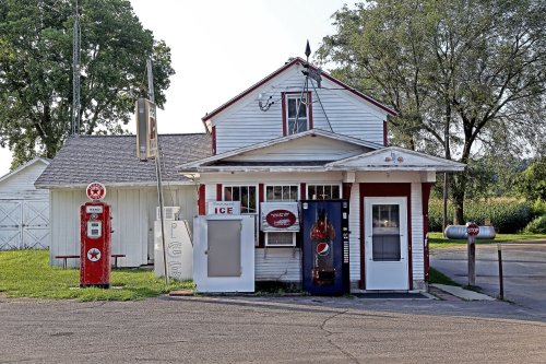 Rapidan Dam Store In Minnesota Is A Rustic Yet Delicious Restaurant