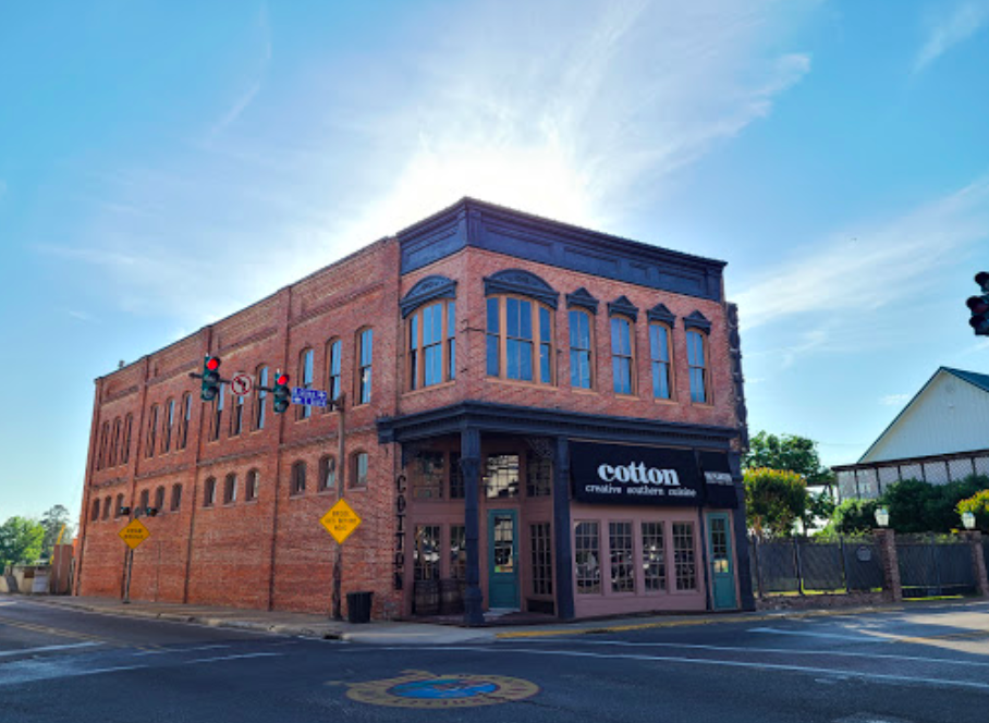 Restaurant Cotton Has One Of The Most Scenic Views In Louisiana