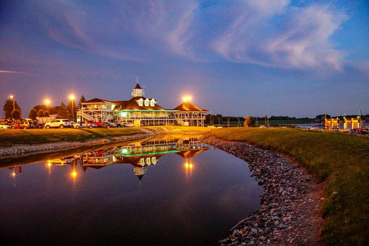 Rick's Boatyard Is The Ultimate Waterfront Restaurant In Indiana