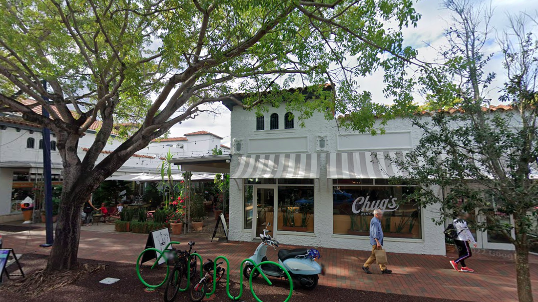 Enjoy The Thick, Cast-Iron Pancakes At Chug’s Diner In Florida