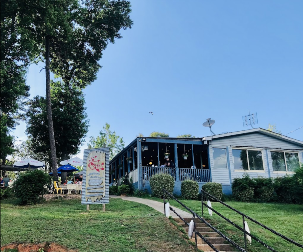 Skogie's Has Great Scenic Waterfront Dining In Georgia