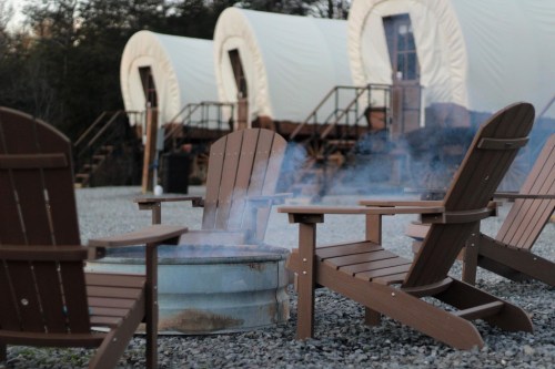 Live Like A Pioneer With Covered Wagon Camping In Tennessee