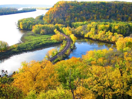This Scenic Road Trip In Iowa Is Full Of Scenery And Adventure