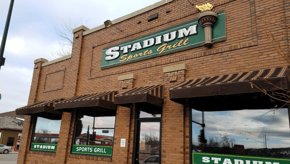 Watch Games And Eat At The Stadium Sports Grill In South Dakota