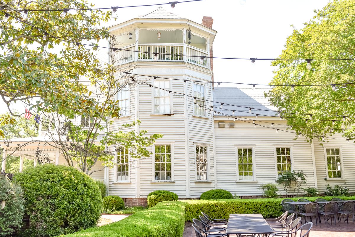 The Restaurant That's Worthy Of A Road Trip In South Carolina