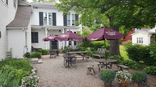 The Riverton General Store In CT Is A Delicious Lunch Spot