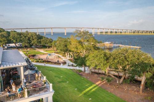 Dine On The Waterfront In Charleston, South Carolina At The Kingtide