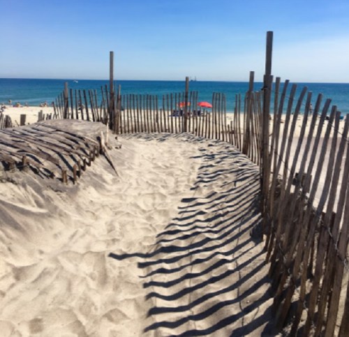 This Beach In Narragansett, Rhode Island Is Perfect For Seashells