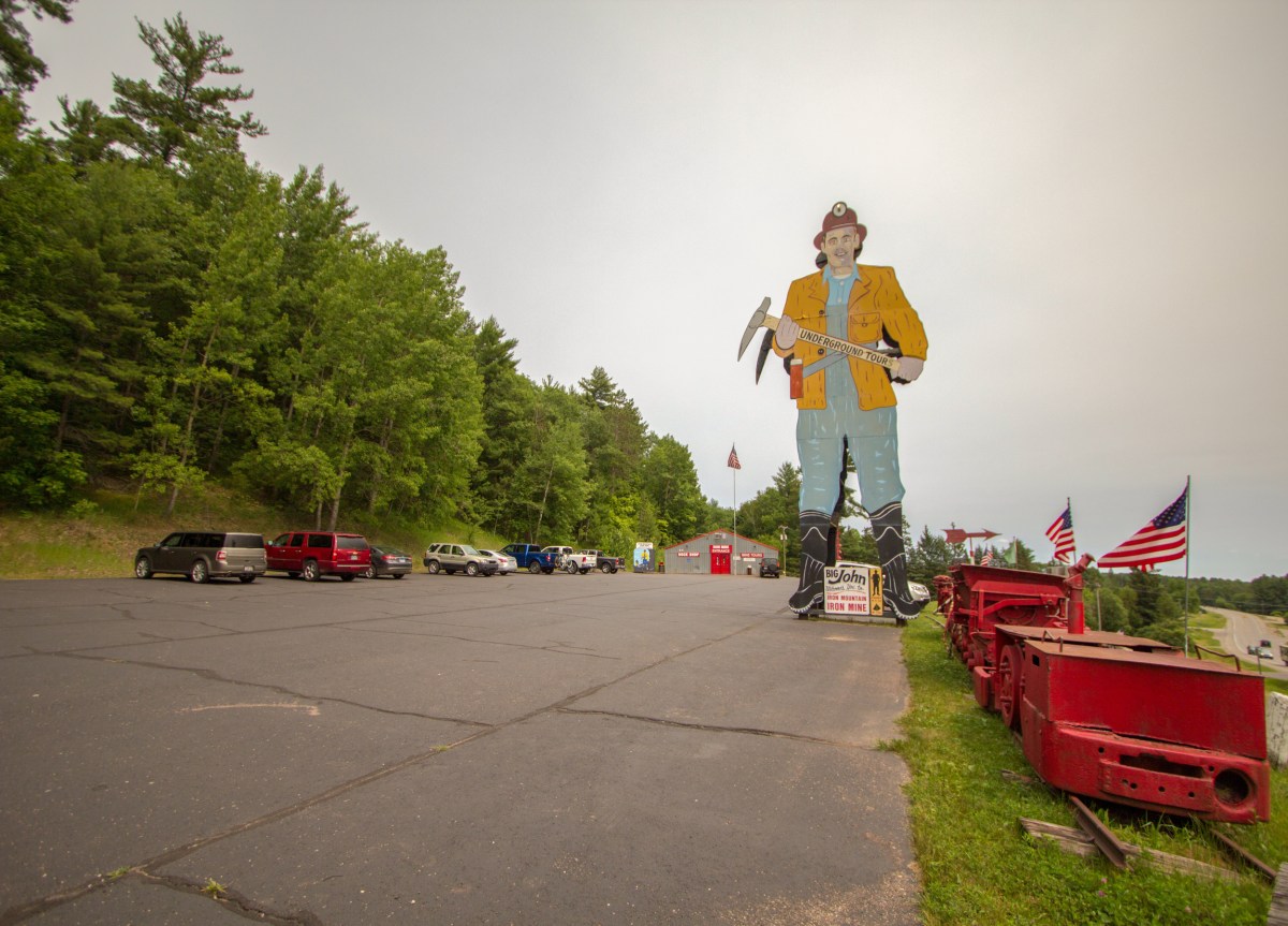 22 Quirky Roadside Attractions Across America That You Must See