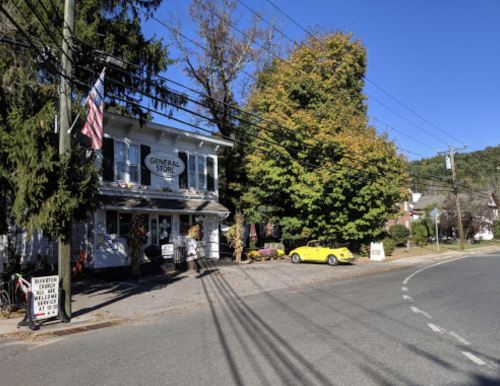 The Riverton General Store In CT Is A Delicious Lunch Spot