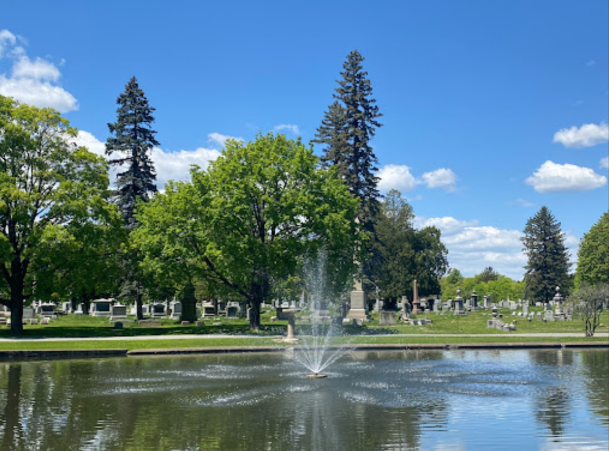 The Hauntingly Beautiful Cemetery In New York Has A Fascinating History