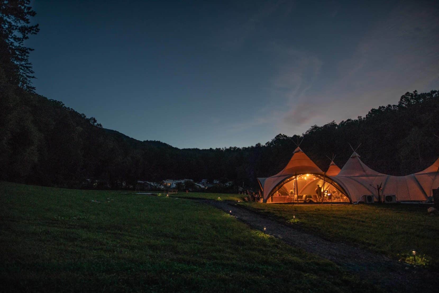 You’ll Be In Awe Of These 20 Amazing Campsites For Next-Level Getaways ...