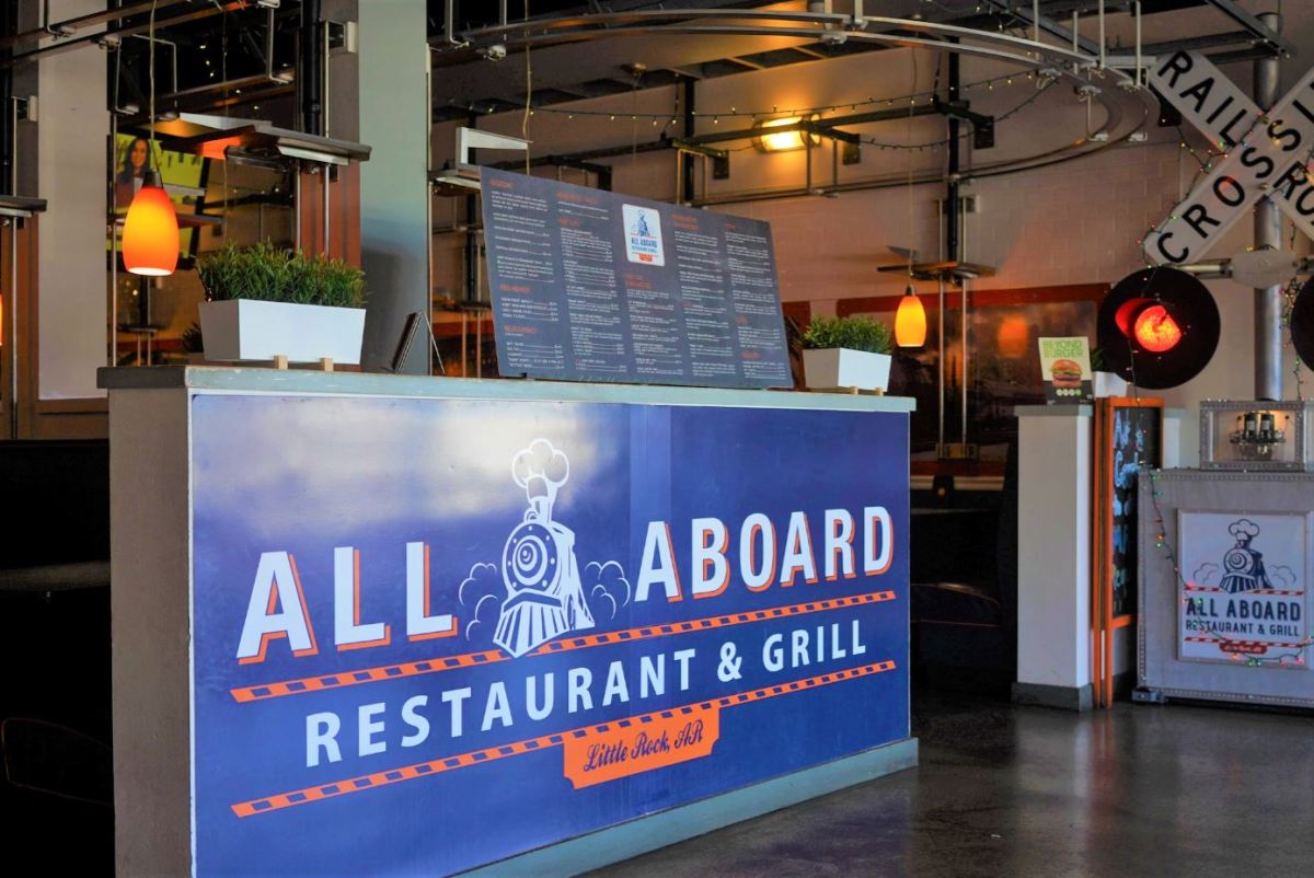 This Train Themed Restaurant In Arkansas Is An Epic Dining Experience