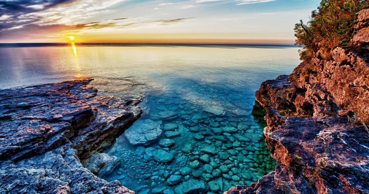 10 Gorgeous Blue Water Lakes In The U.S.