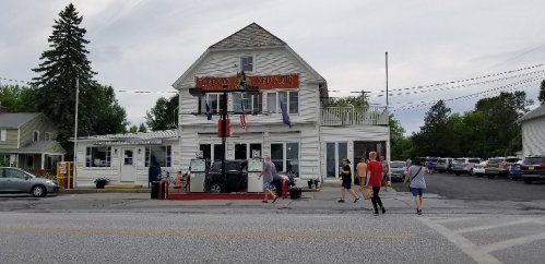 Hero's Welcome General Store In Vermont Has Great Sandwiches