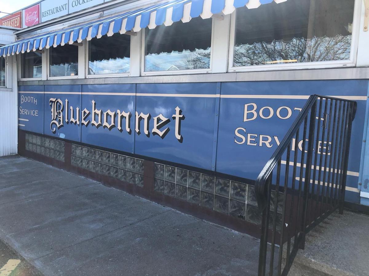 Bluebonnet Diner Is A Nostalgic Diner In Massachusetts