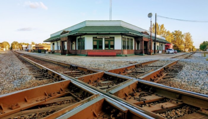 Visit These 3 Must-See Roadside Attractions in Corinth, Mississippi