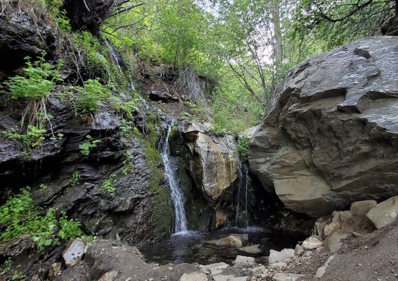 Few People Know There’s A Natural Grotto Hidden In A Utah Canyon