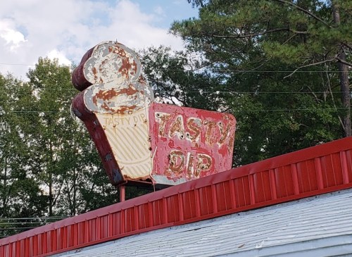 People Will Drive Many Miles To Alabama's Tasty Dip For The Nostalgia