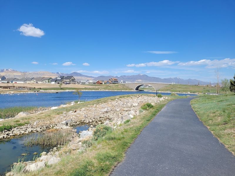 Take A Paved Loop Trail Around This Utah Lake For A Peaceful Adventure