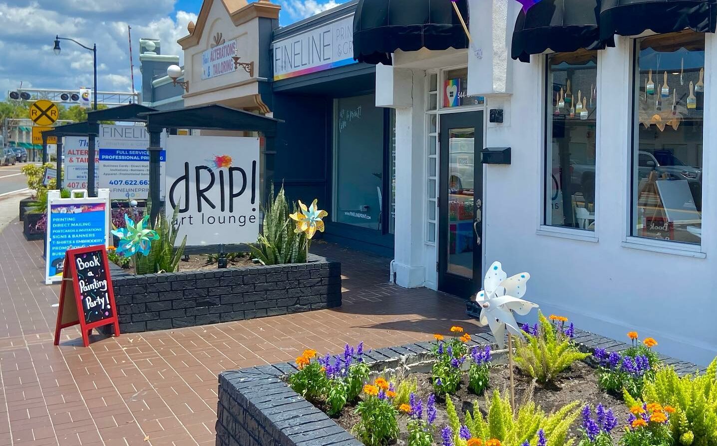 Create One-Of-A-Kind Drip Art At This Walk-In Lounge In Florida