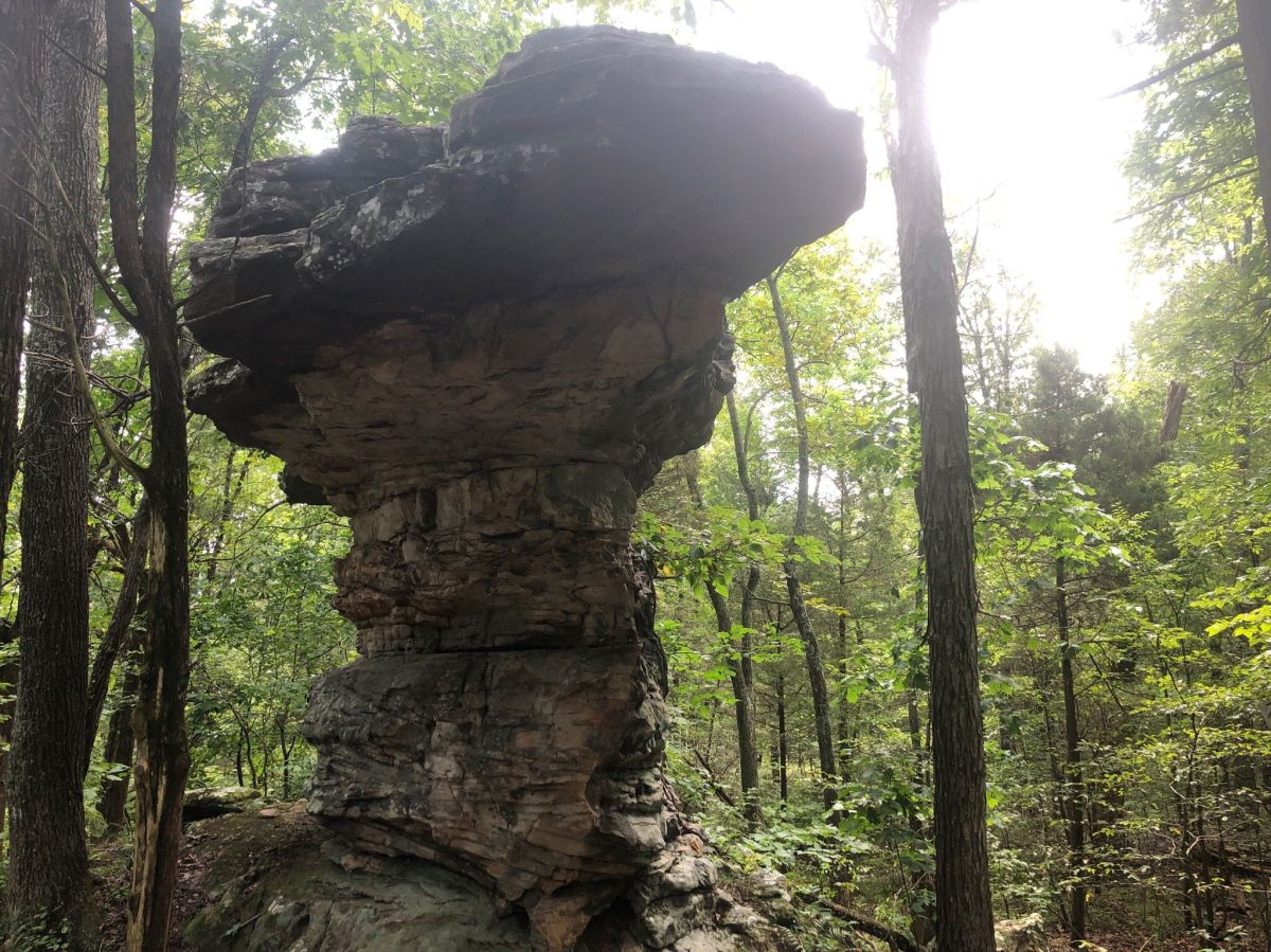 This Trail In Illinois Is Full Of Fascinating Rock Formations
