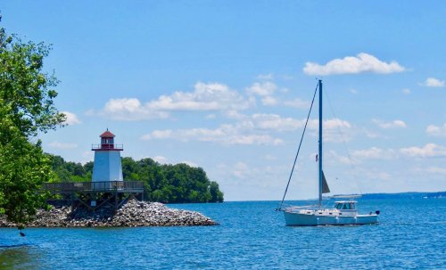 Lighthouse Landing Is A Relaxing Waterfront Getaway In Kentucky