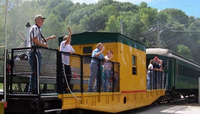 This Open Air Train Ride In Iowa Is The Perfect Summer Day Trip
