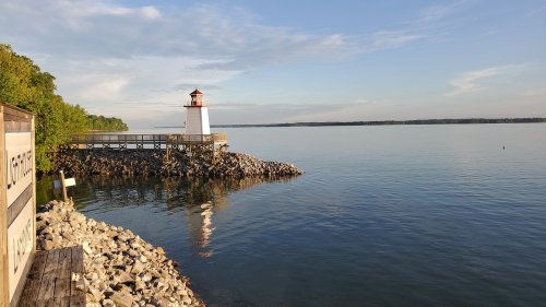 Lighthouse Landing Is A Relaxing Waterfront Getaway In Kentucky