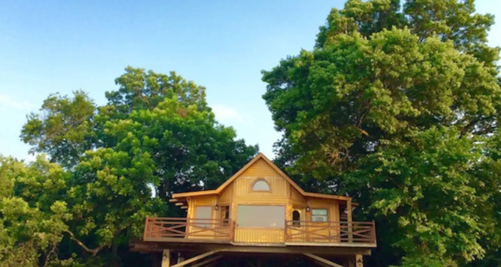Enjoy An Overnight Stay At This Tree House In Oklahoma