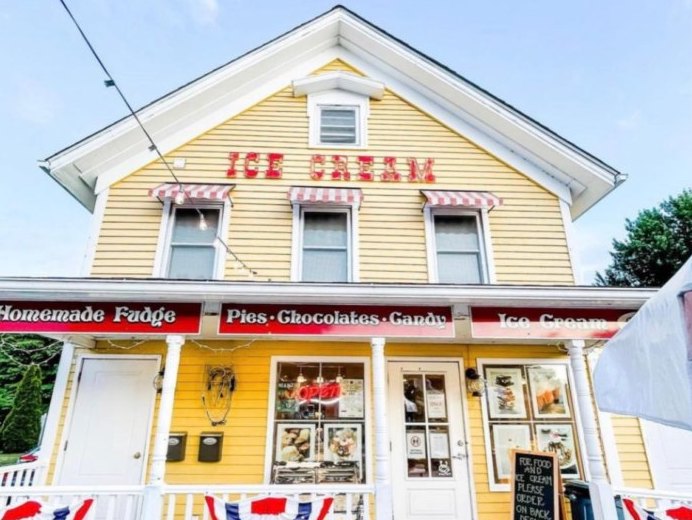 This Candy Store In Connecticut Is So Enchanting