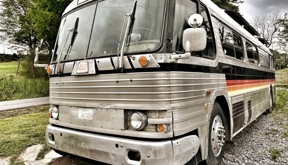 Stay In A Retro Bus At This Donkey Farm In Virginia