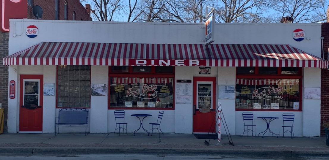 People Drive From All Over To Eat At This Tiny Missouri Diner