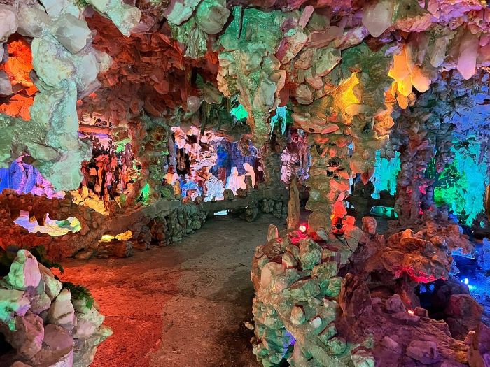 Tennessee’s Man-Made Cave, Crystal Shrine Grotto Is A Work Of Art