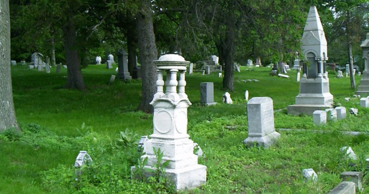 Visit These 8 Haunted Cemeteries In Michigan