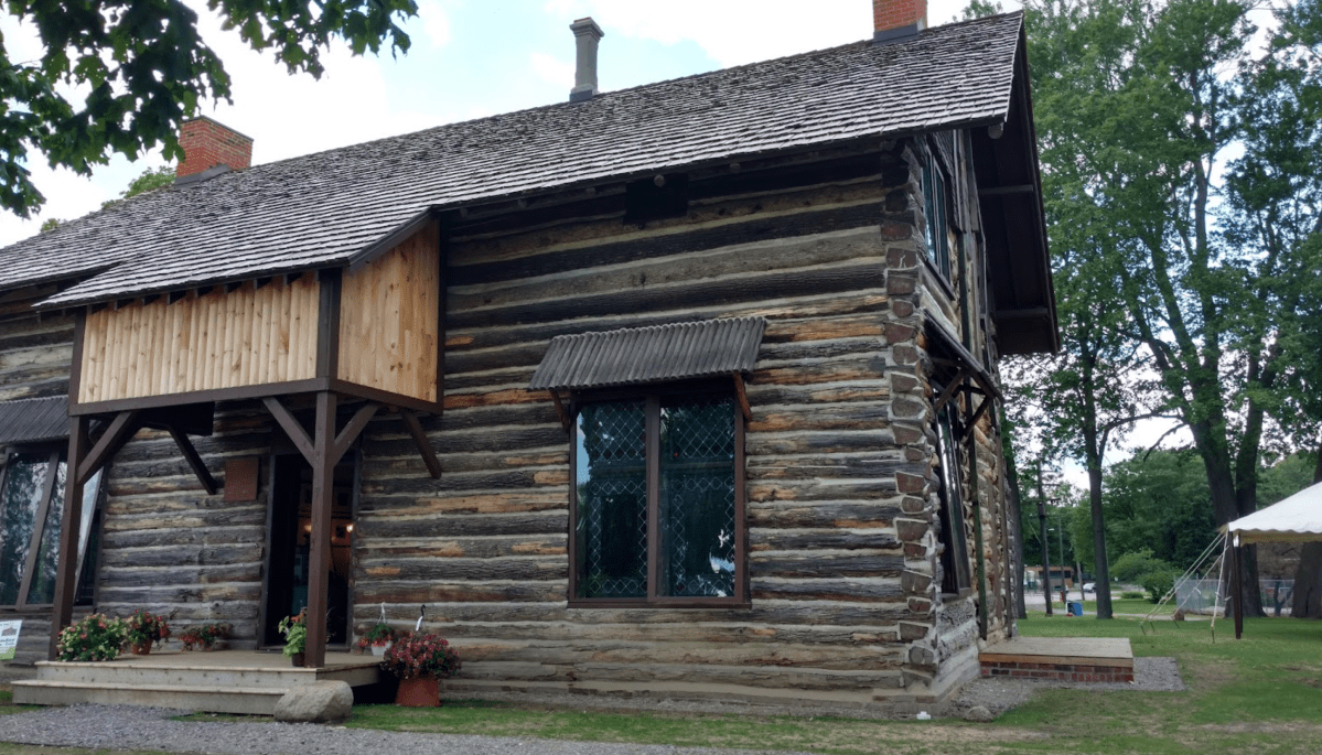Palmer Park Houses Only Authentic Log Cabin In Detroit