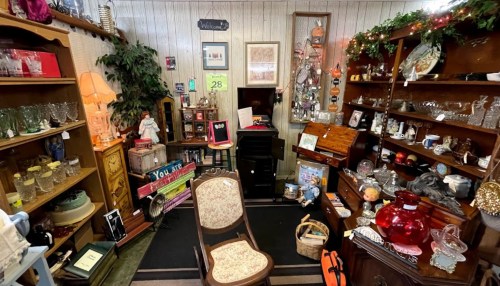 Antiques Unlimited: A Two-Story Antique Shop In Alabama