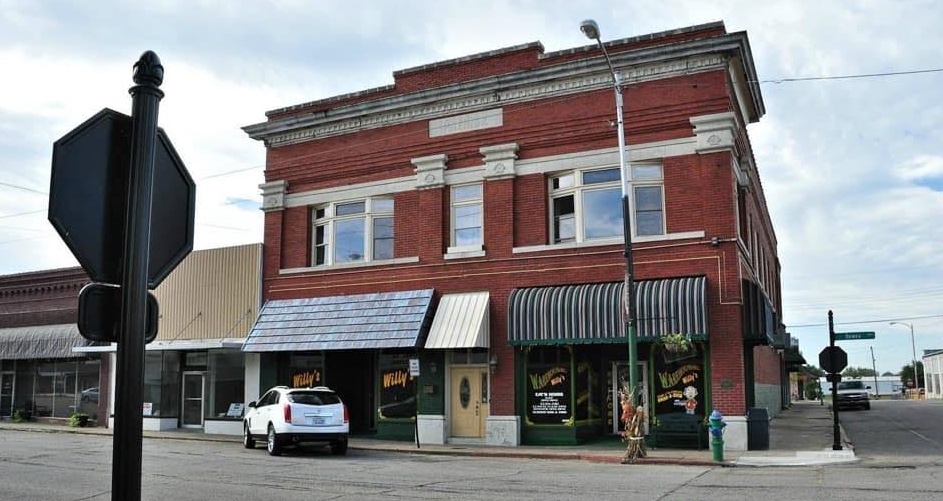 Warehouse Willy's Is A Legendary Steakhouse In Oklahoma