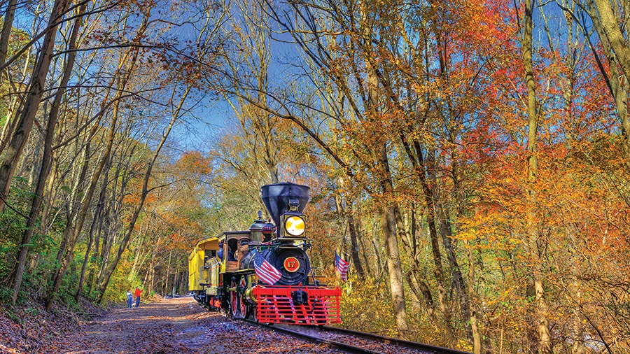 This Pennsylvania Train Ride Leads To Stunning Fall Foliage