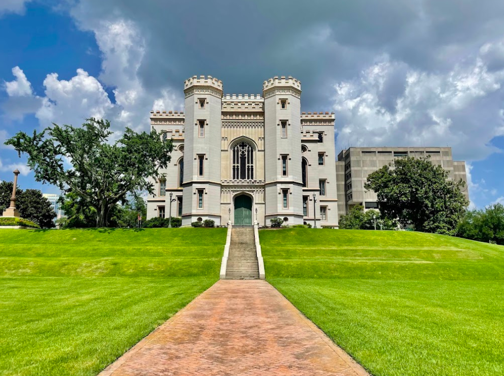 The Haunted Building In Louisiana Both History Buffs And Ghost Hunters ...