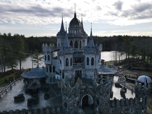 Chris Mark Castle In Connecticut Looks Like Hogwarts