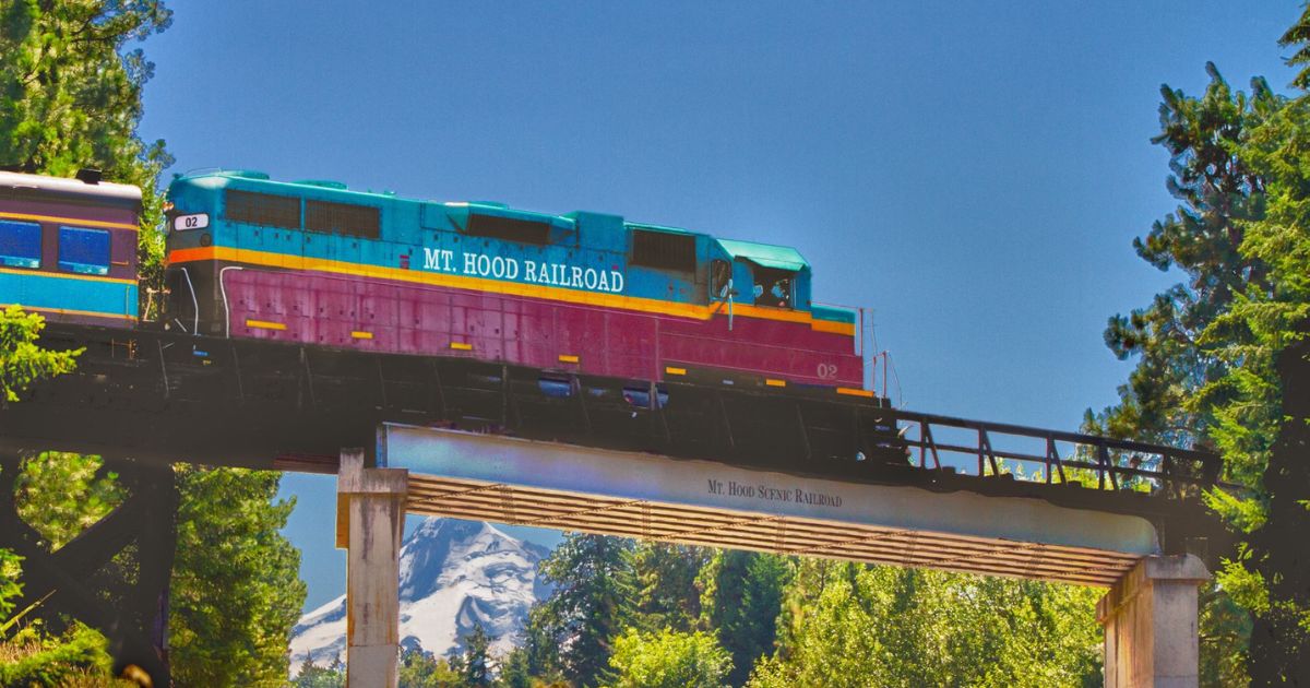 6 Epic Train Rides In Oregon That Will Give You An Unforgettable Experience