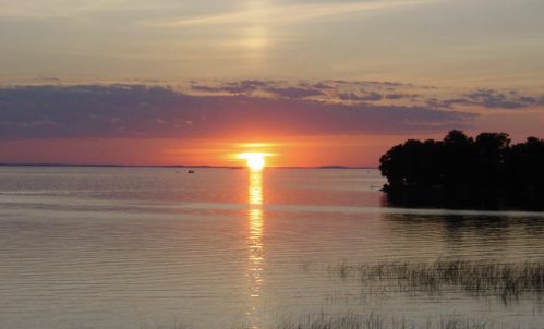 Watch The Sunset At Mille Lacs Lake, A Unique Ocean-Like Lake In Minnesota