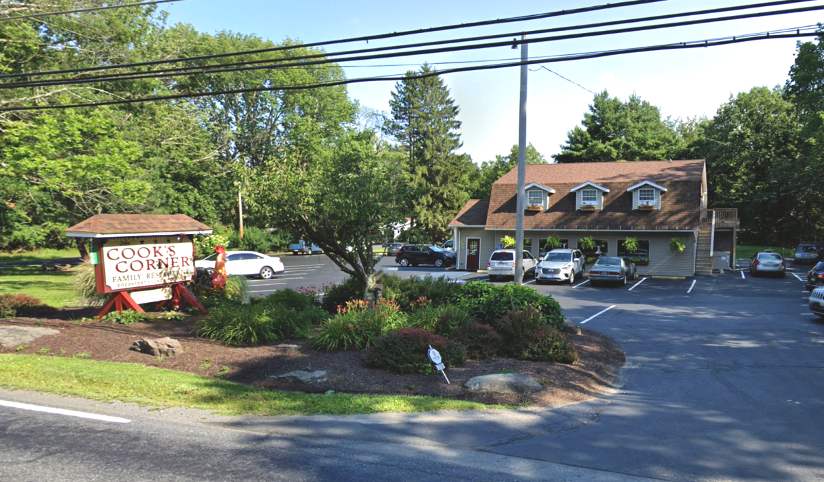 Dine At The Cook's Corner Restaurant In Pennsylvania