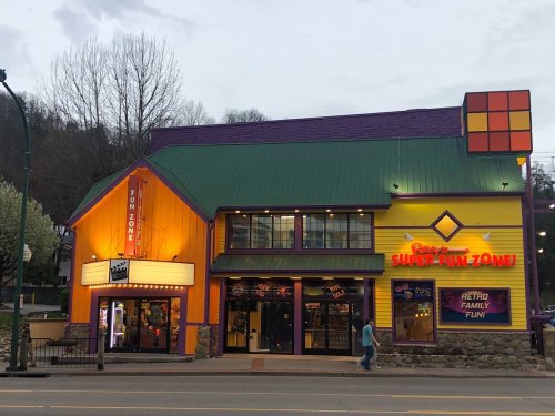 Visit An Epic '80s-Themed Fun Zone In Gatlinburg Tennessee