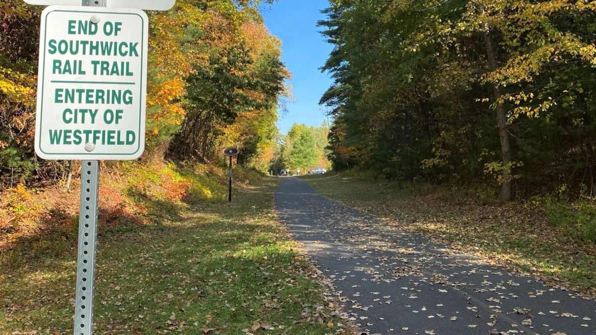 Southwick Rail Trail: Abandoned Railroad Hike In Massachusetts