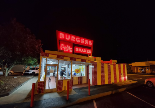 Pal’s: One Of The Oldest Restaurants In Tennessee